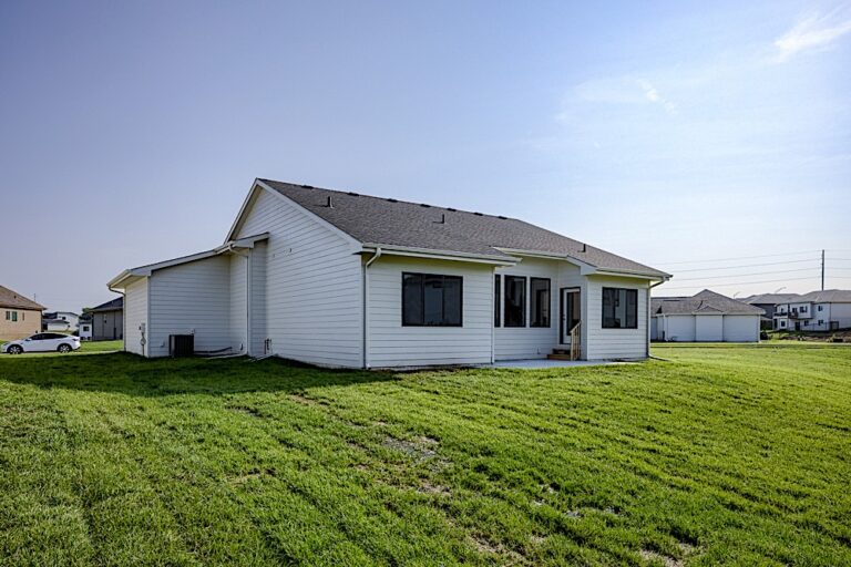 Discover Stunning Custom Prairie Homes in Omaha - Book Now!